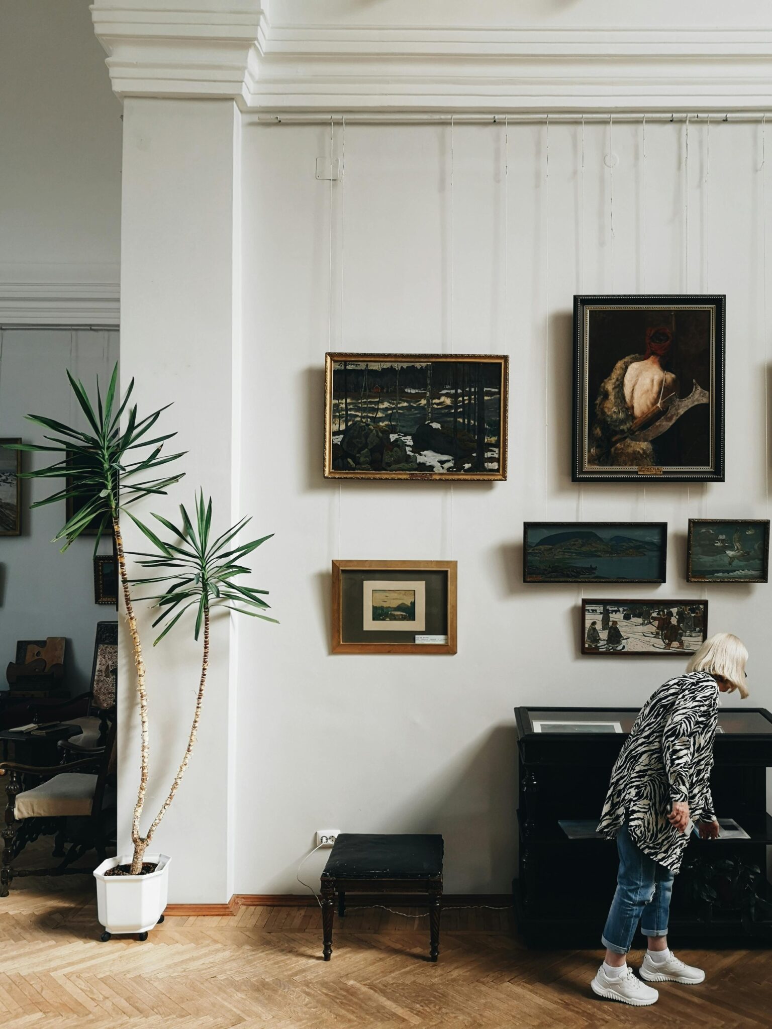 Setting the Tone – The Discerning Palette
